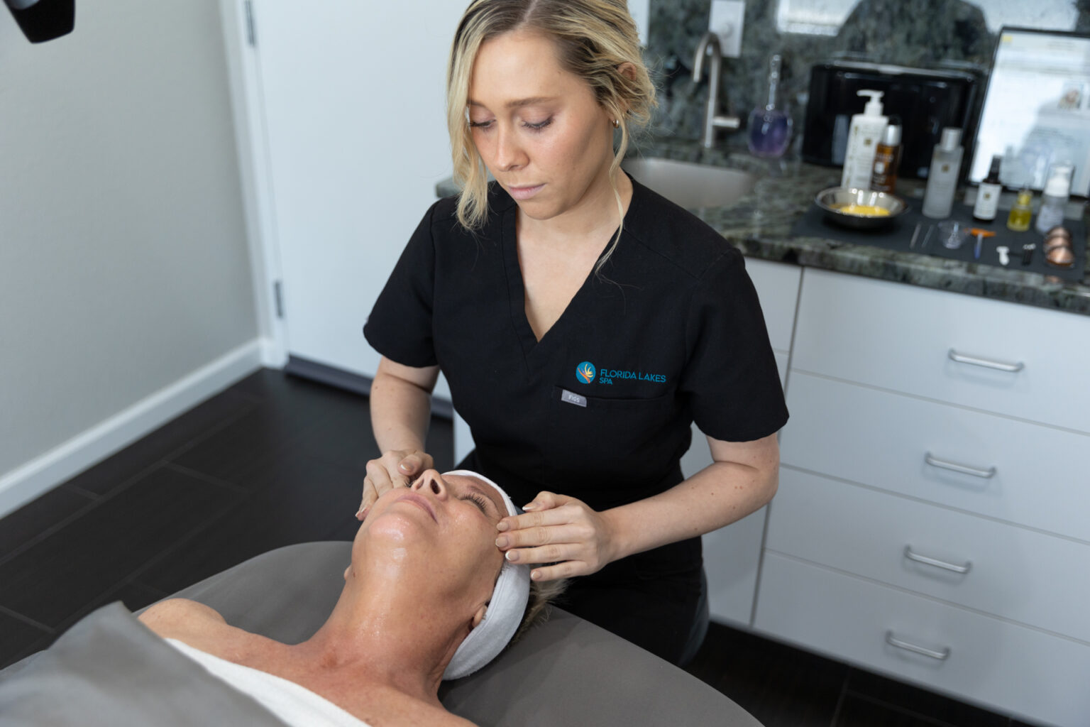 Spa Facials & Extractions - Wellen Park